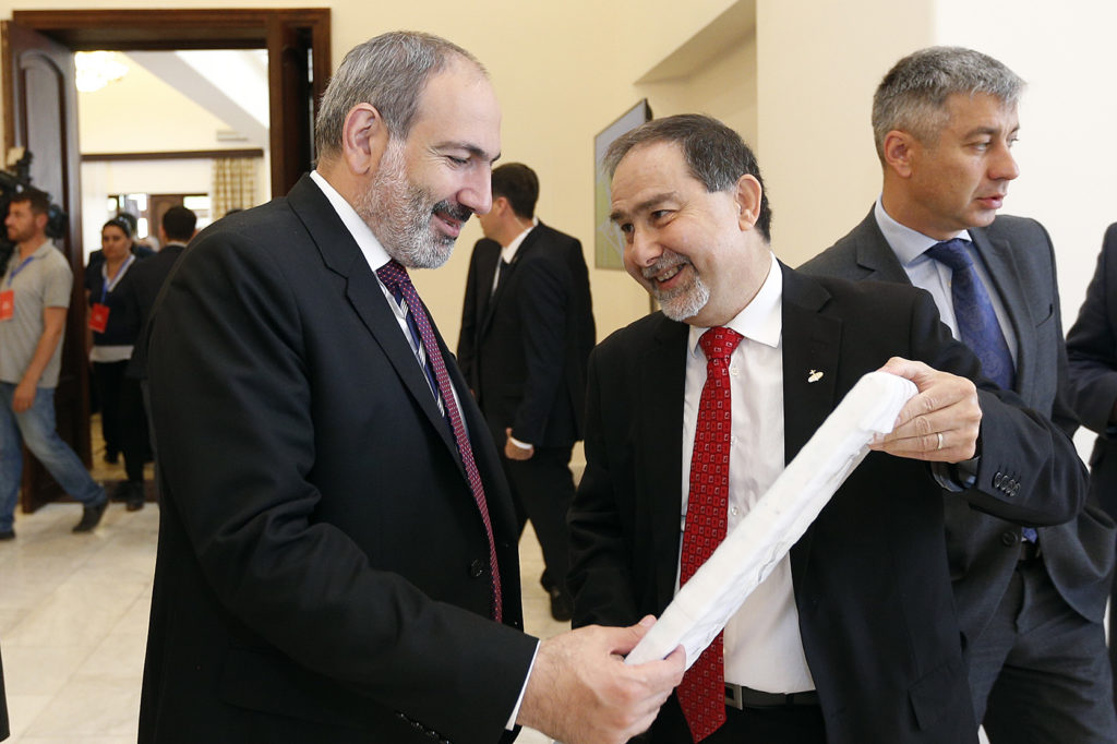 Terian Paintings Presented to Pashinyan, Sarkissian