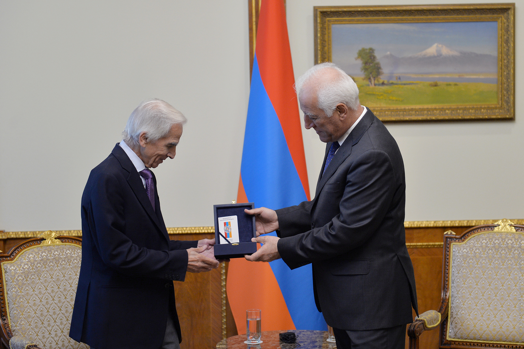 Photo #3_AECP Founder Dr Ohanesian receives Mesrop Mashtots Order from ...