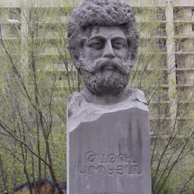 Tatul Krpeyan statue - The Armenian Weekly