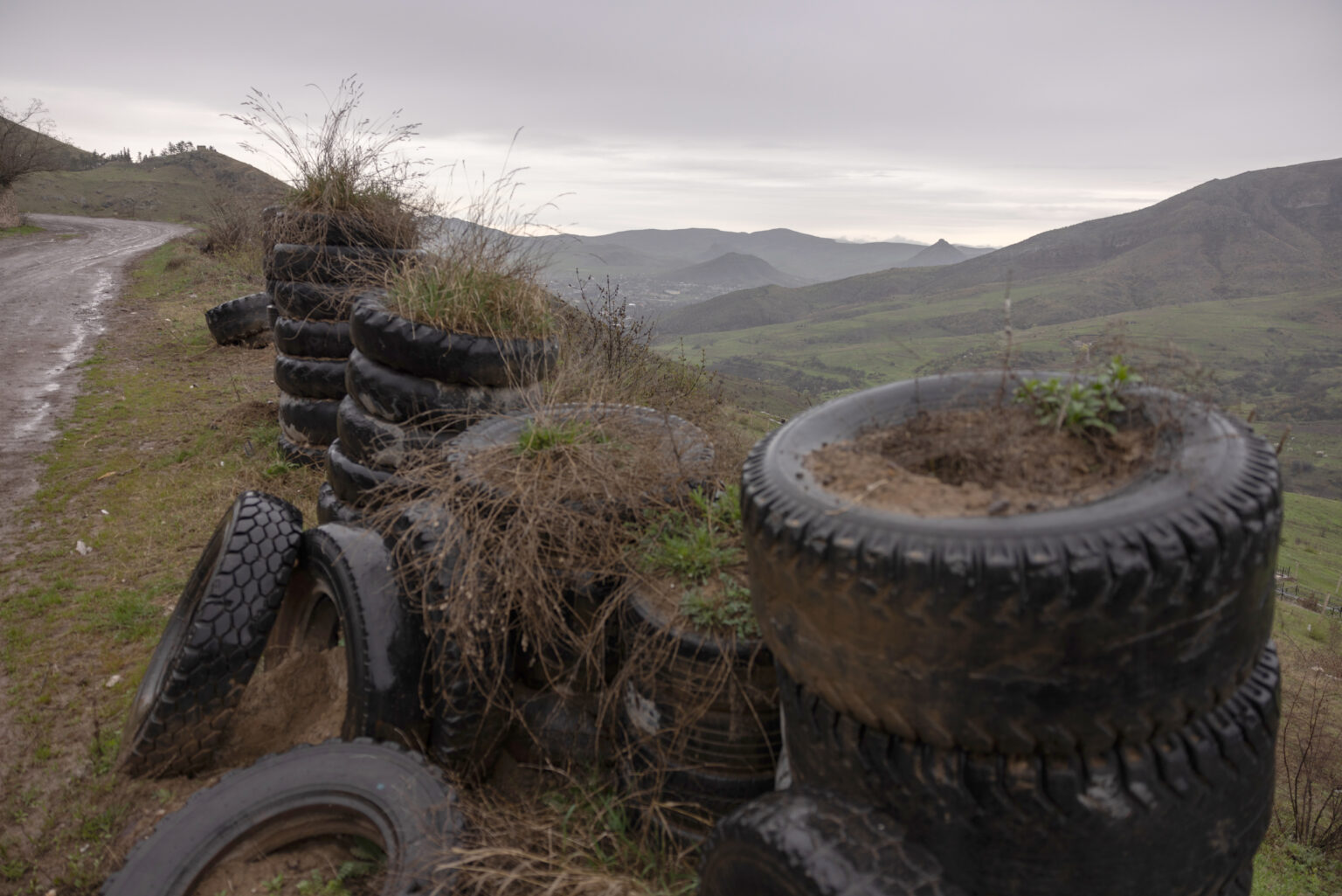 Armenian officials downplay reports of Azerbaijani gunfire along the border
