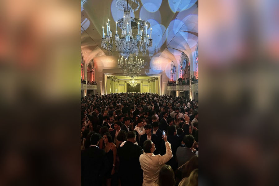 Wall to wall - The Armenian Weekly